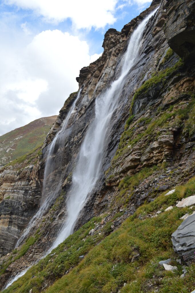 The Enchanting Waterfalls of Neelum Valley | Travel Guides by iMusafir ...